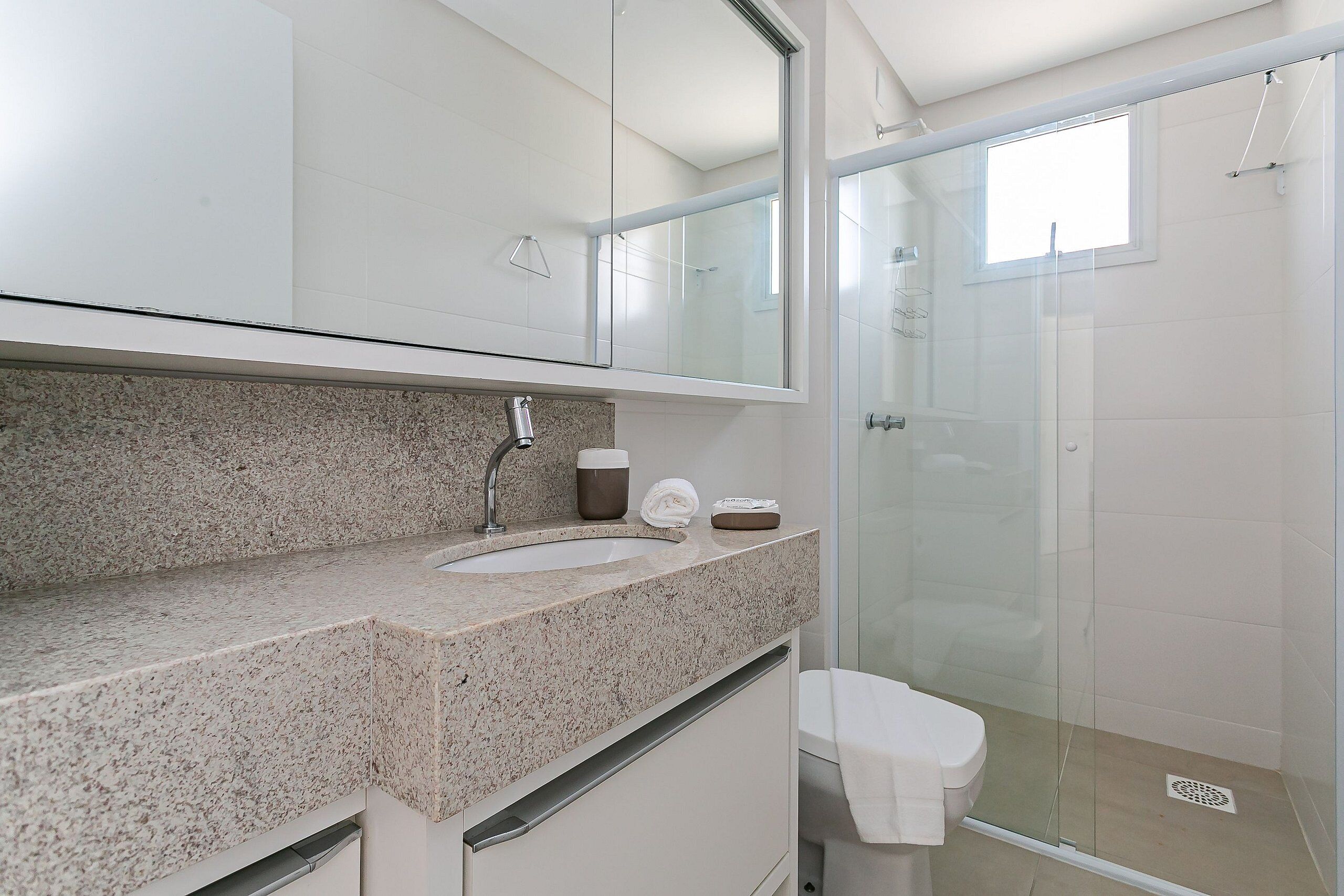 Apartamento básico | Banheiro