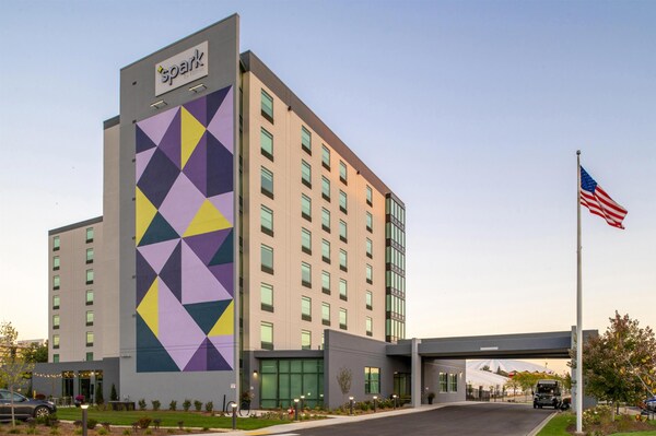 希尔顿Spark麦迪逊中心 - 麥迪遜