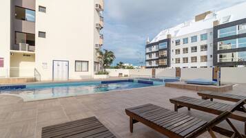Apartamento Básico | Piscina | Piscina exterior