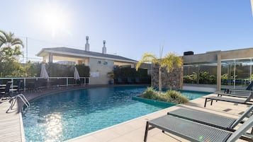 Apartamento básico | Piscina | 2 piscinas externas