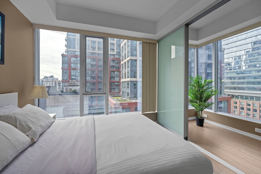 Entertainment District Suites -Dt To - Mississauga