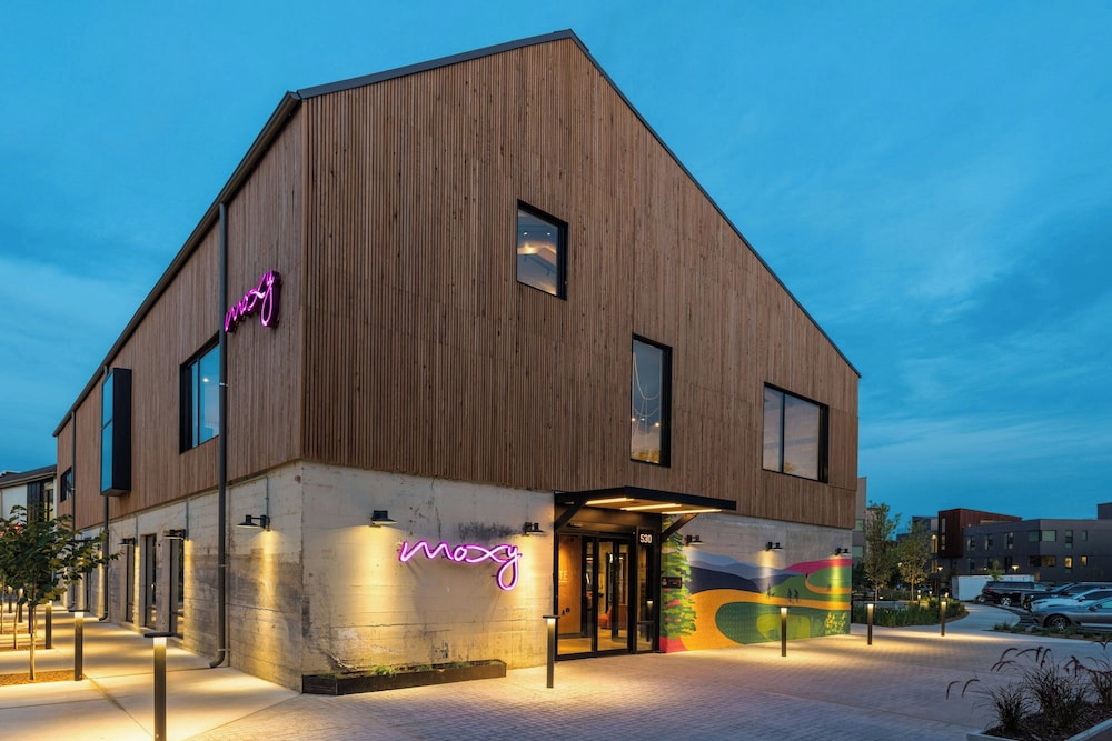 Moxy Fayetteville - Springdale, AR