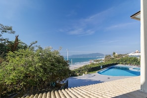 Apartamento Básico | Piscina