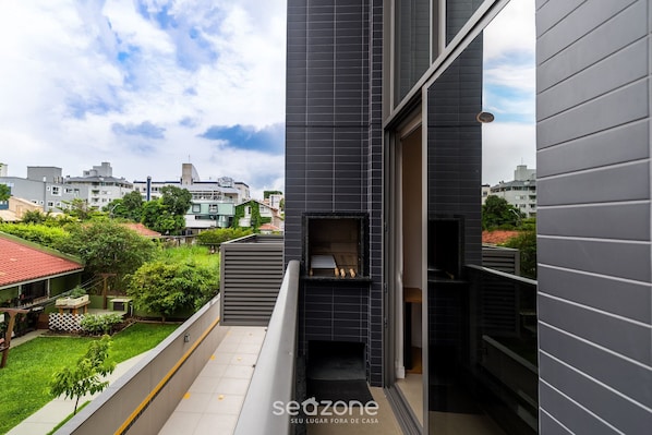 Apartamento Básico | Terrenos do alojamento