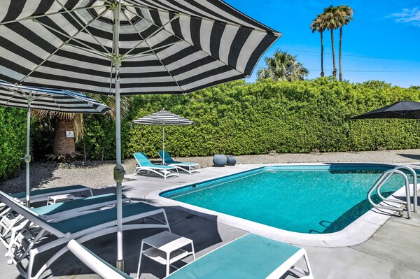 Bright & Harmonious Oasis - Palm Springs, CA