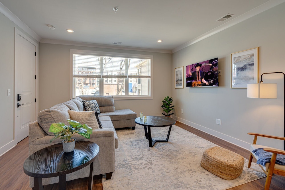 Merry Melrose -Mins To Broadway- Sleeps 6 - Nashville, TN