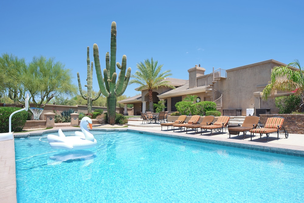 Valley View Villa - Private Pool - Hidden Bedroom - Cave Creek
