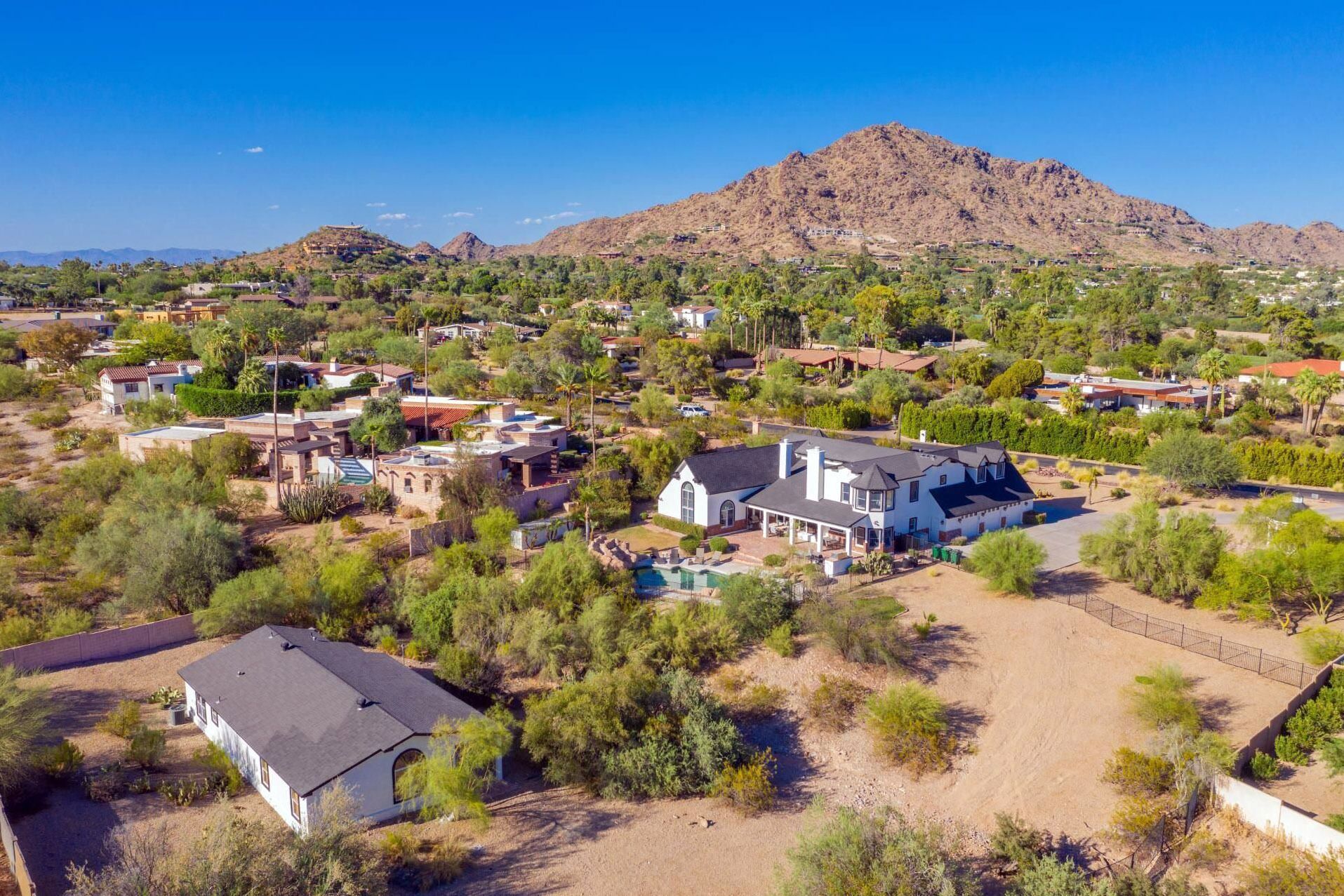 Casa (Multiple Bedrooms) | Parte interna