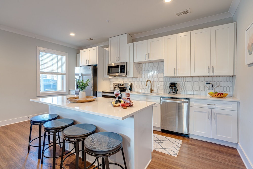 Mesmerize Melrose - Mins To Broadway - 2 Bedrooms - Nashville