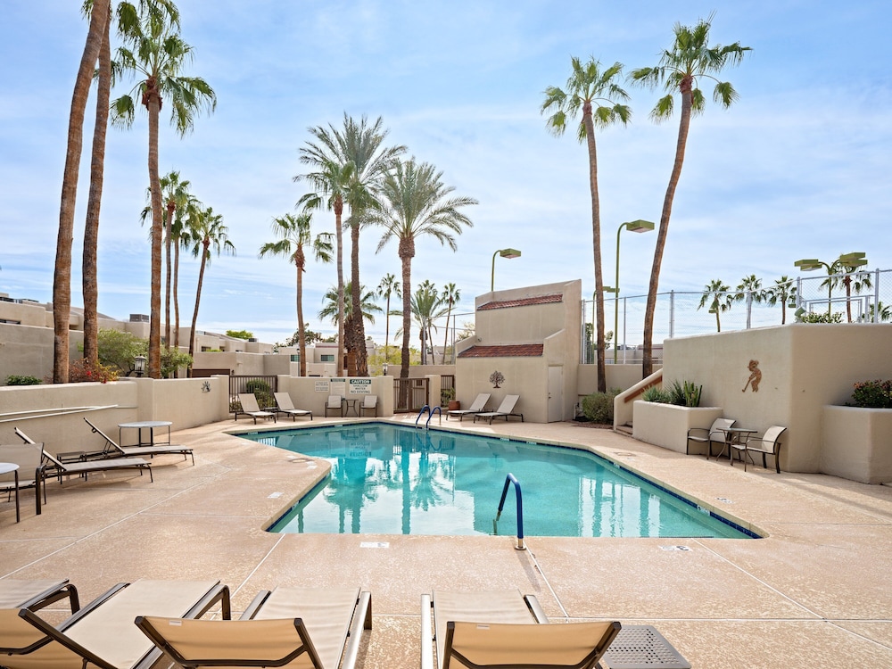 Biltmore Bliss-pool-pickeball-gym-mountain Views - Phoenix, AZ