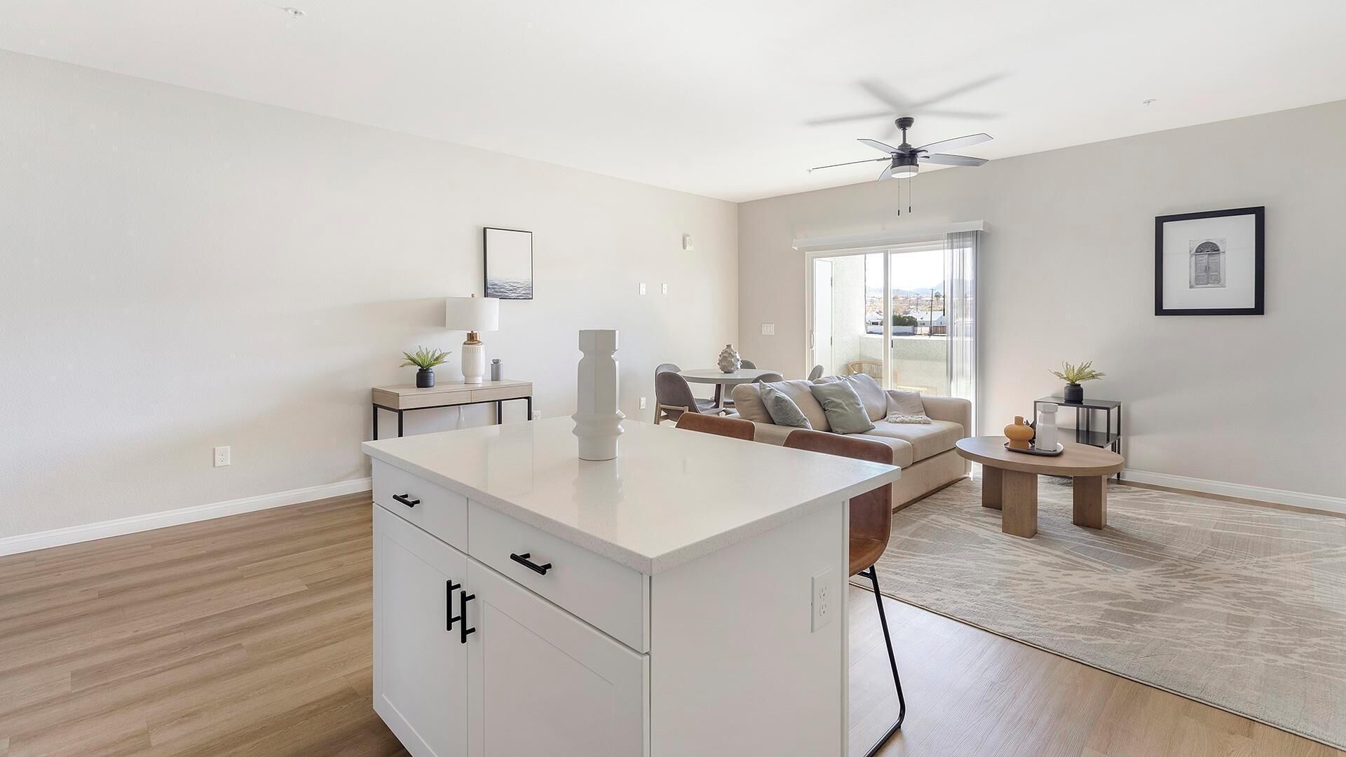 Landing | Chic 1bd, Rooftop Lounge, Pool - Henderson