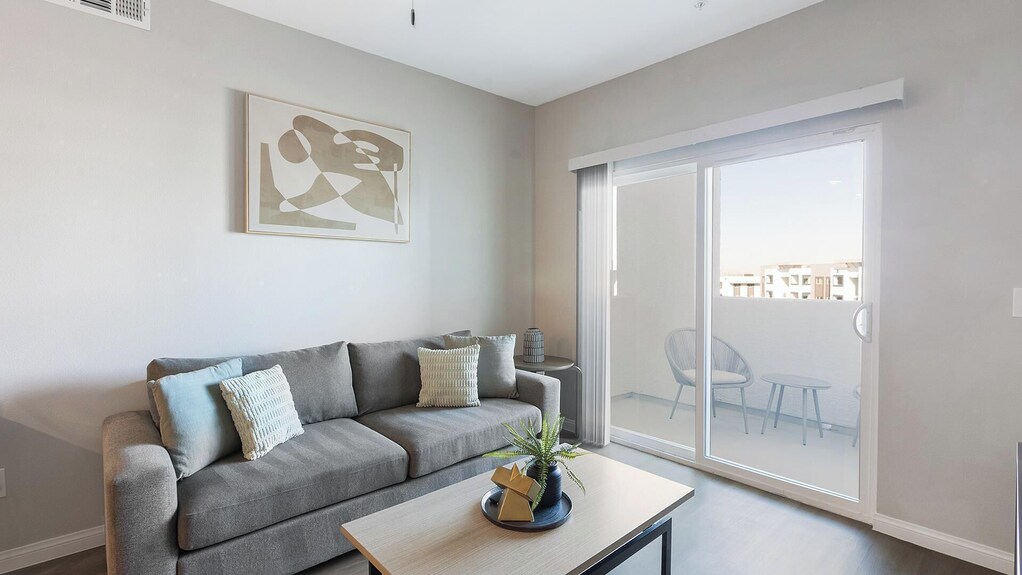 Landing | Amazing 2bd, Pool, Rooftop Lounge - Henderson, NV