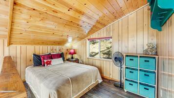 Cabine, várias camas, acesso à piscina, vista para a montanha (VC653) | 3 quartos, com decoração personalizada, com mobília individualizada