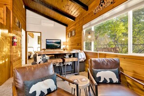 Cabine, várias camas, acesso à piscina, vista para a montanha (2560) | Interior
