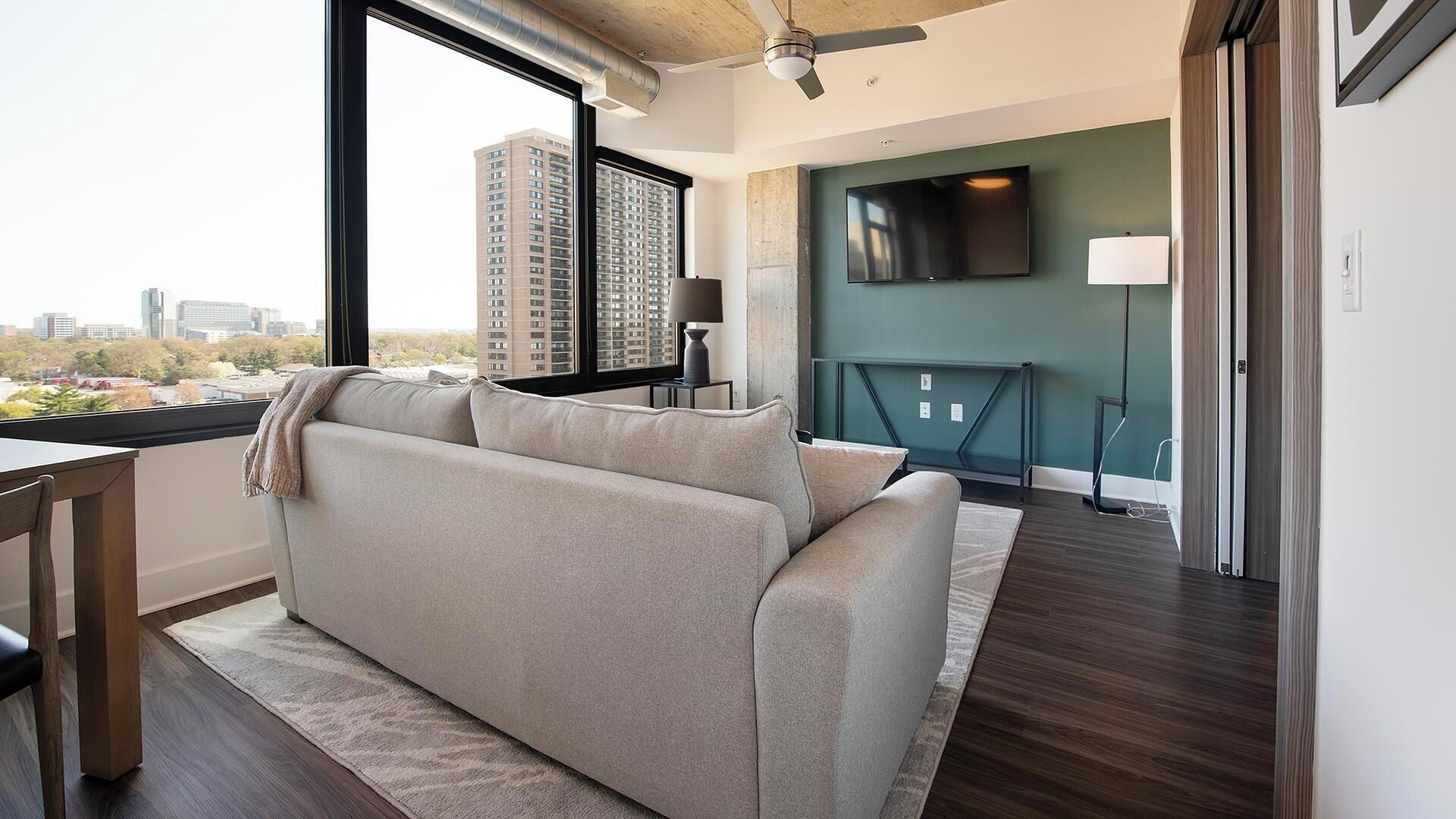 Landing | Amazing 1bd, Gym, Game Room - 亞歷山卓