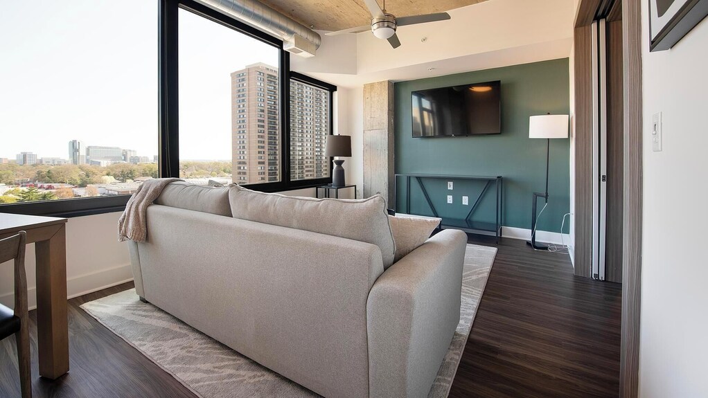 Landing | Amazing 1bd, Gym, Game Room - Alexandria, VA