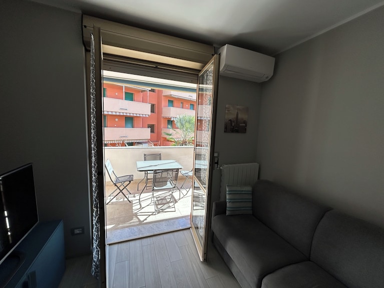 Modern Two-room Apartment - Andora