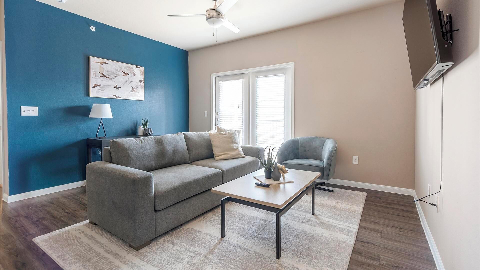 Landing | Modern 1bd, Pool, Gym - Seguin