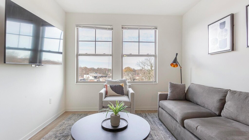 Landing | Incredible 2bd, Gym - Richmond, VA