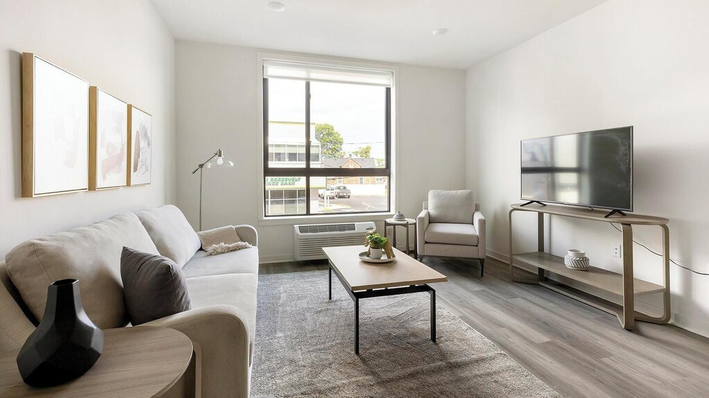 Landing | Amazing 1bd, Rooftop Lounge, Courtyard - 史泰登島