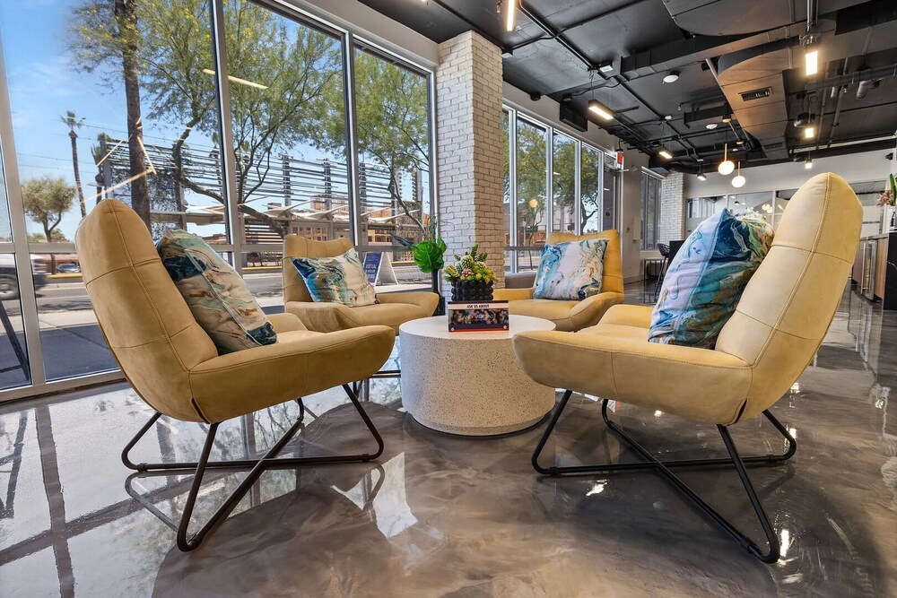 Landing | Spectacular 1BD, Clubhouse, Game Room - Tempe | Vrbo
