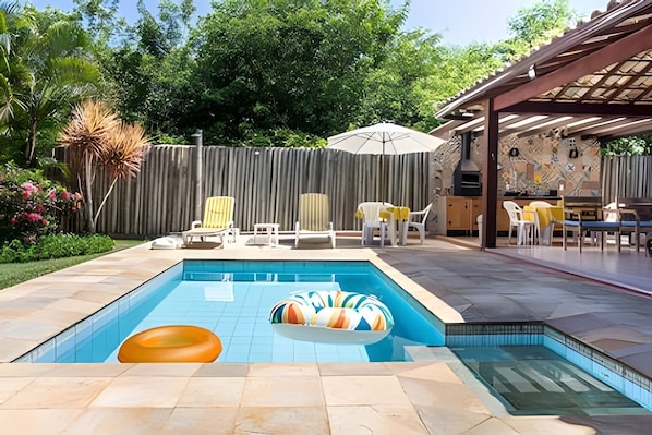 Villa Básica | Piscina | Piscina exterior