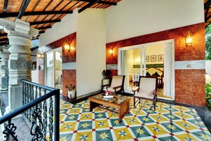 Bungalow Comfort, vista para a piscina | Terraço/pátio interior