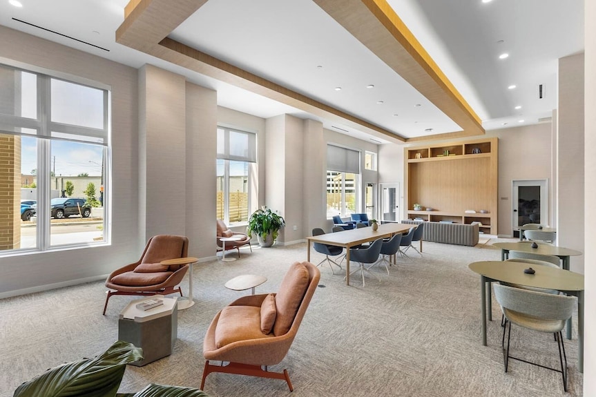 Modern 1b1.5b Loft W/ Gym + Parking - クリーブランド, OH