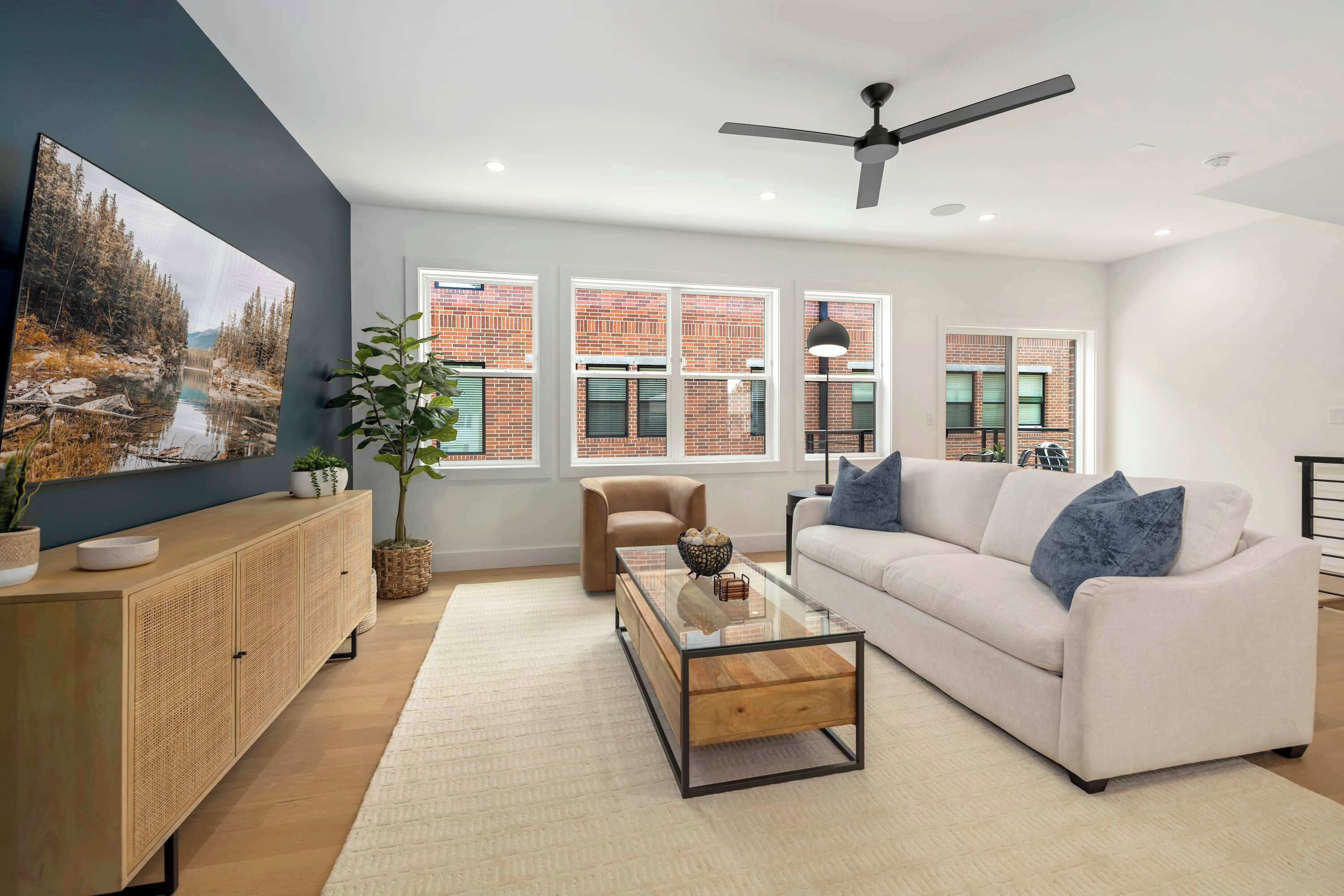 Odyssey - Arts District - Garage - 0.5 Mi Dt - Rogers, AR