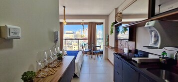 Apartamento básico | Wi-Fi de cortesia, roupa de cama