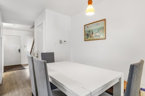 Apartamento em Condomínio Fechado, 2 quartos | Restaurantes