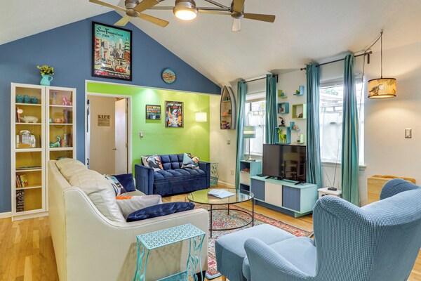 Outdoor Bar & Large Pool: Retro Abq Retreat! - Albuquerque, NM