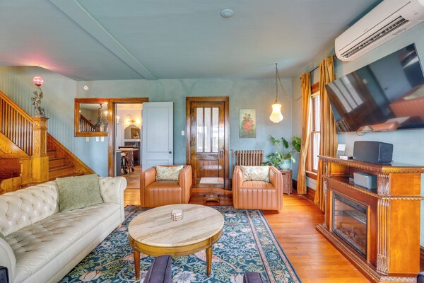 Fire Pits, Views & Yard: Luxe Mt Horeb Getaway! - Blue Mound State Park, Blue Mounds