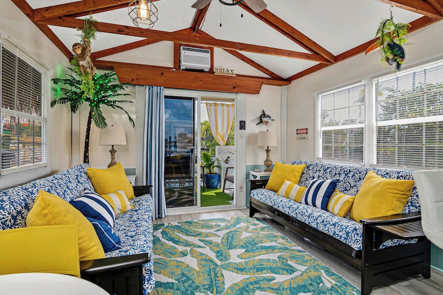 Cozy Boathouse In Fort Myers Beach - Fort Myers Beach, FL