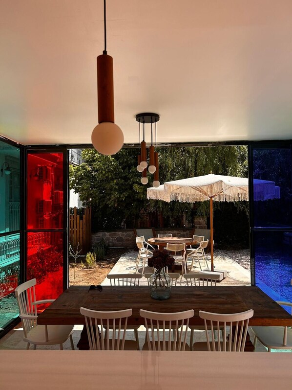 Quarto Duplo, vista para o jardim | Cozinha privada