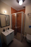 Quarto casal, vista para o jardim | Banheiro