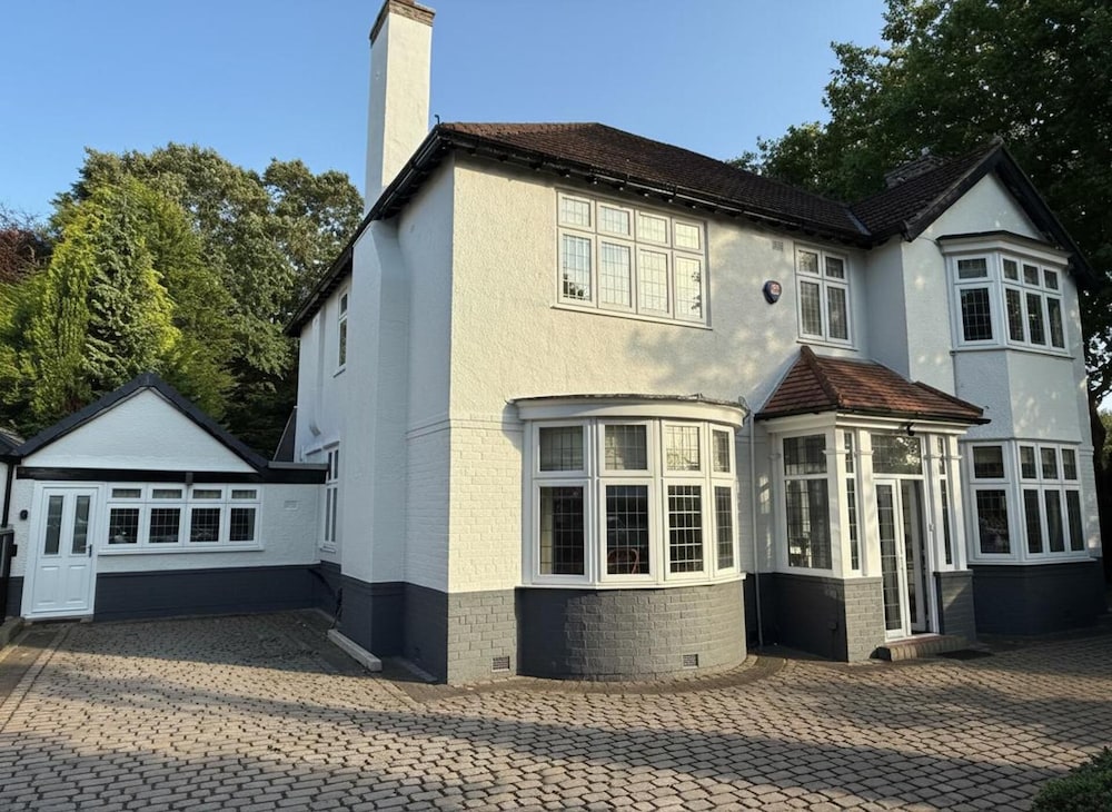 Tranquil Studio - Sleeps 2 & Private Parking - Guernsey