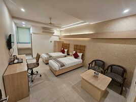 Secretária, secretária adequada para computadores portáteis 