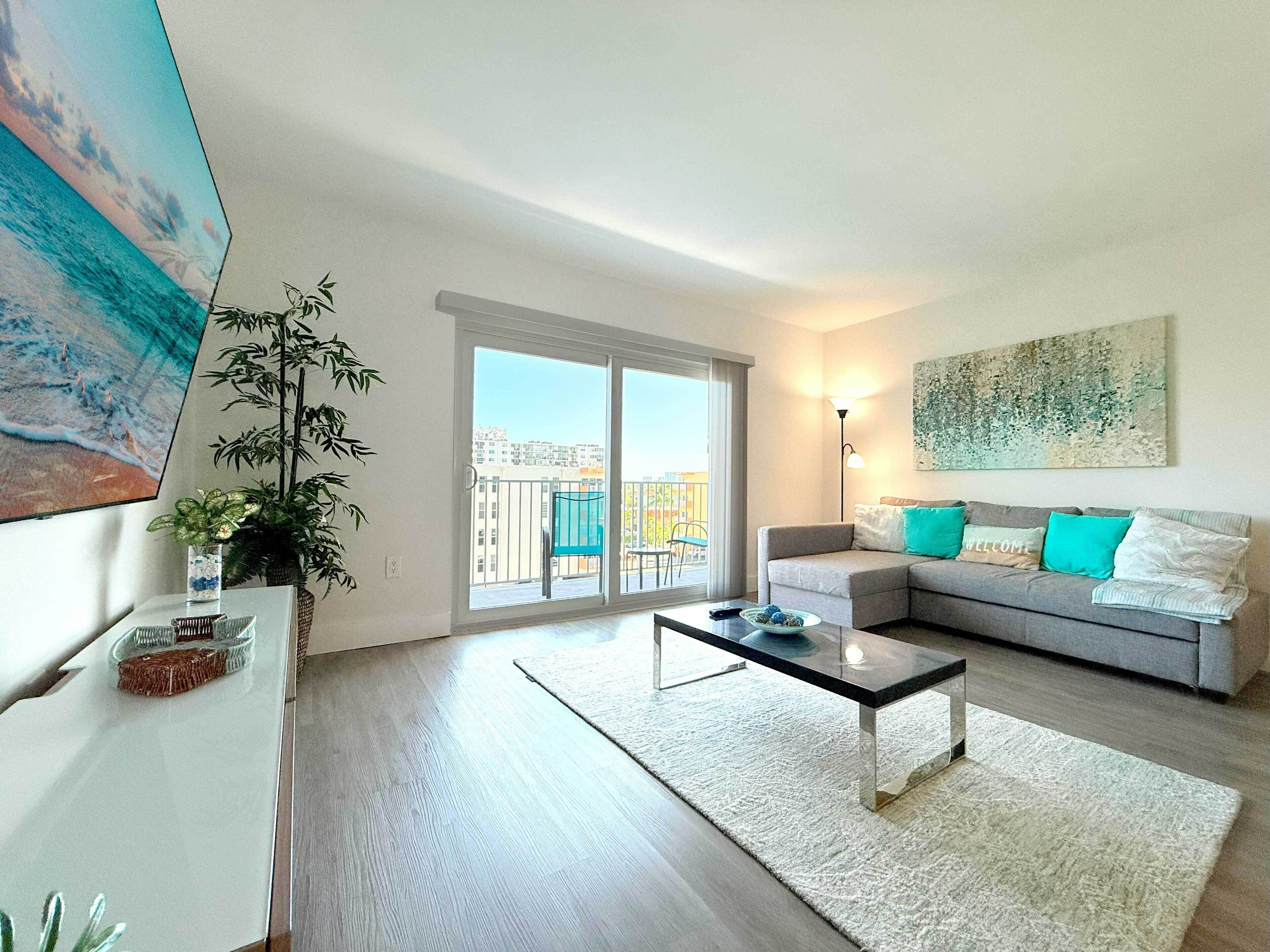 Seaside Breeze, New Clean Views - North Miami Beach, FL