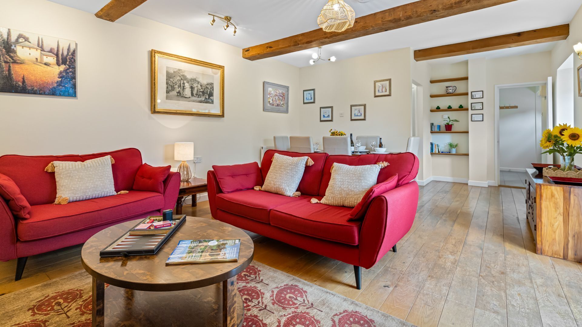 Kestrel Barn, Leonard Stanley - Sleeps 5 Guests In 2 Bedrooms - Stroud, UK
