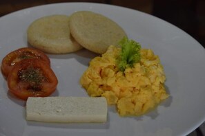 Pequeno-almoço inglês diário (15000 COP por pessoa)