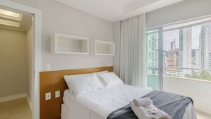 Apartamento básico | 3 quartos, Wi-Fi de cortesia