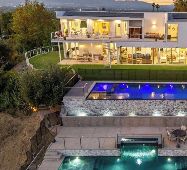 Luxe La Escape W/ Pool, Views & Game Room Alta Vista Estate By Avantstay - Simi Valley, CA