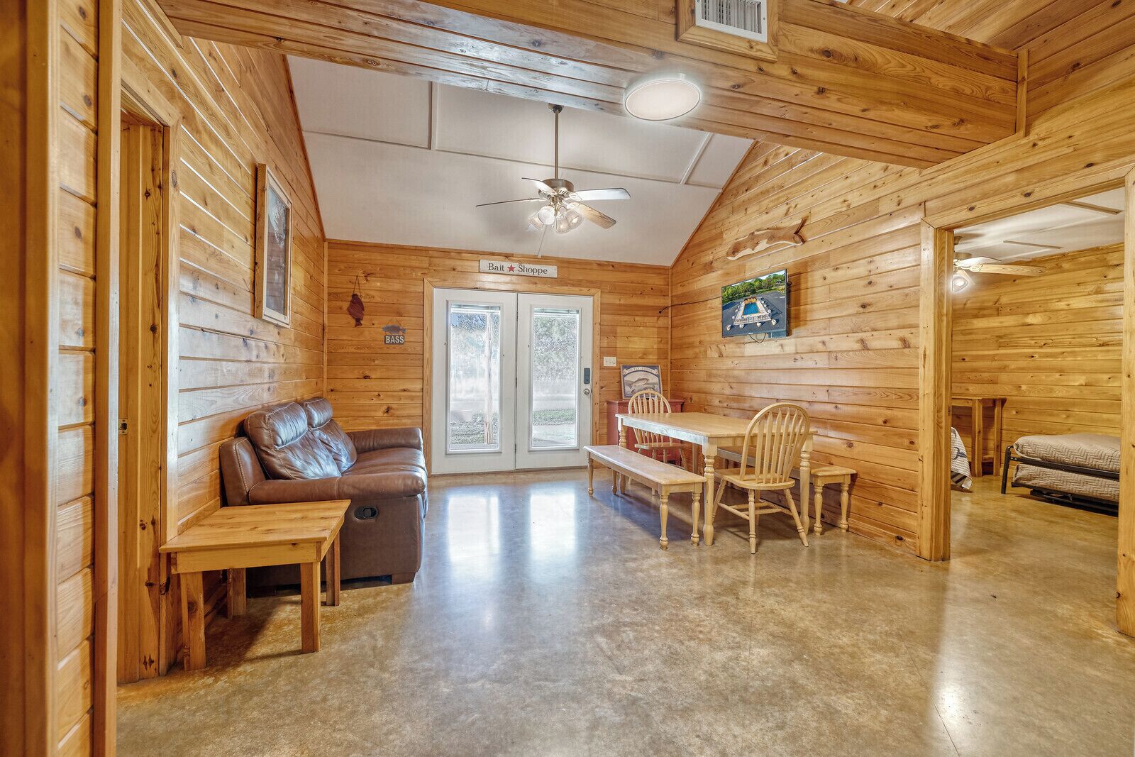 Bent River Cabin #5 @ Frio River Escape - Concan, TX