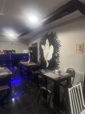 Pequeno-almoço tipo buffet diário incluído
