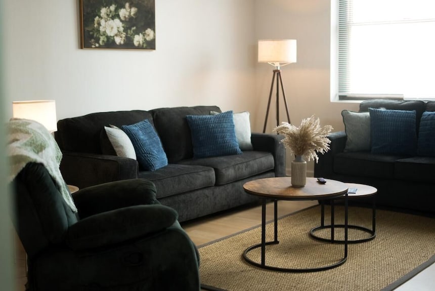 Charming 2-bedroom Apartment With Ac, Free Parking In Wonderful Cleveland - Cleveland, OH