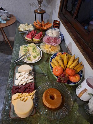 Pequeno-almoço tipo buffet diário incluído 