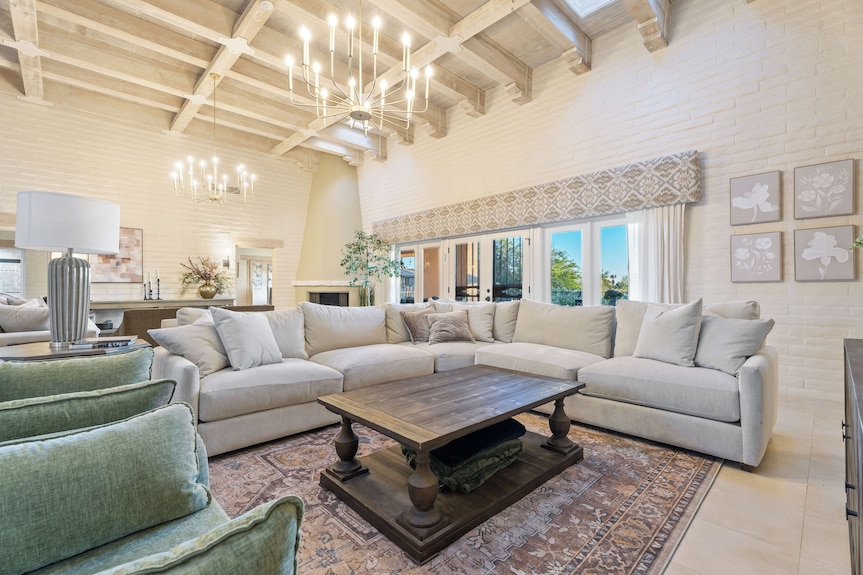 Sunsetview Pool Retreat In Carefree - Carefree, AZ