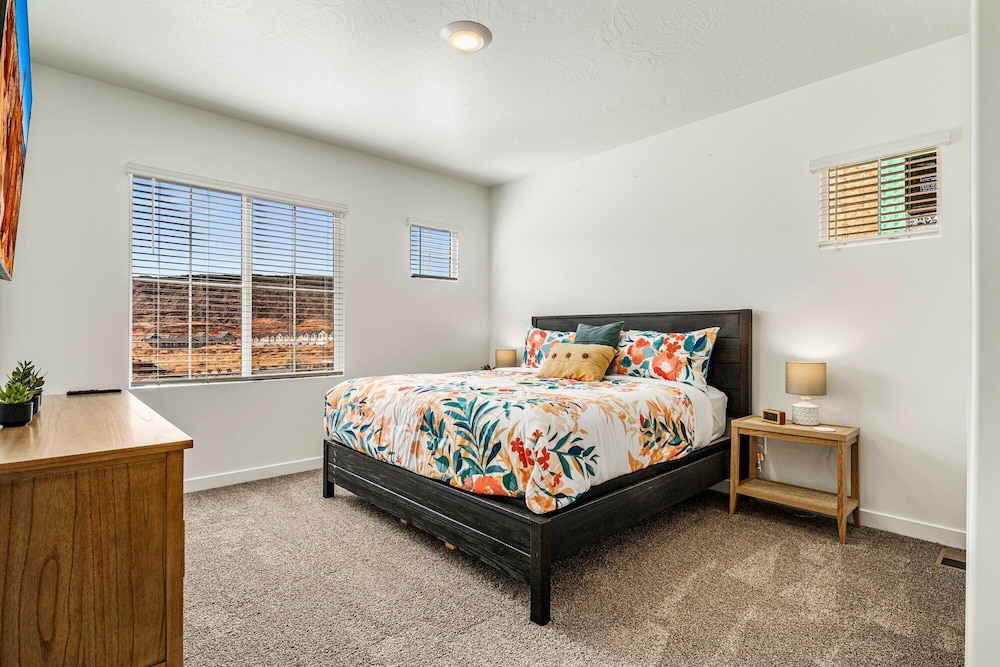 Skyline 1694, Hot Tub, Arcade Games, Nintendo Switch, Community ...