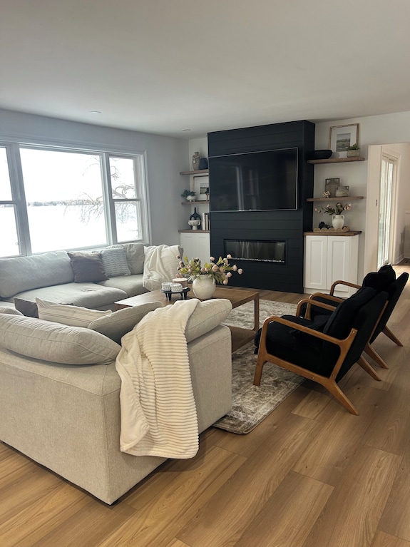 Newly Renovated Lakeside Retreat On Bass Lake - Perth